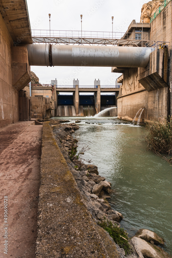 Hydroelectric power plant with concrete dam and water transfer ...