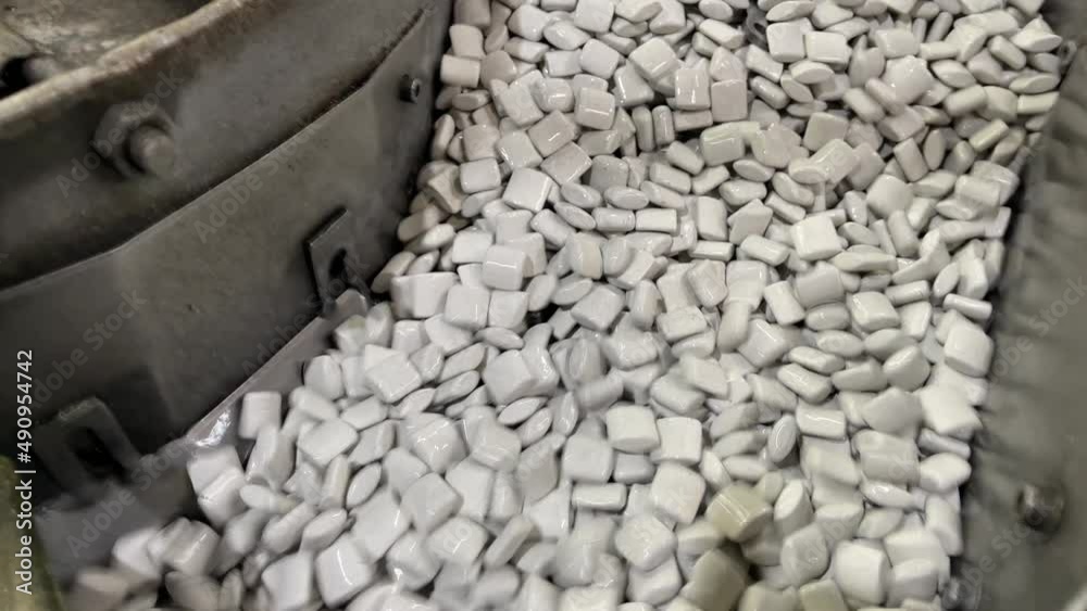 vibratory deburring, polishing, mass deburring process, vibrating with ...