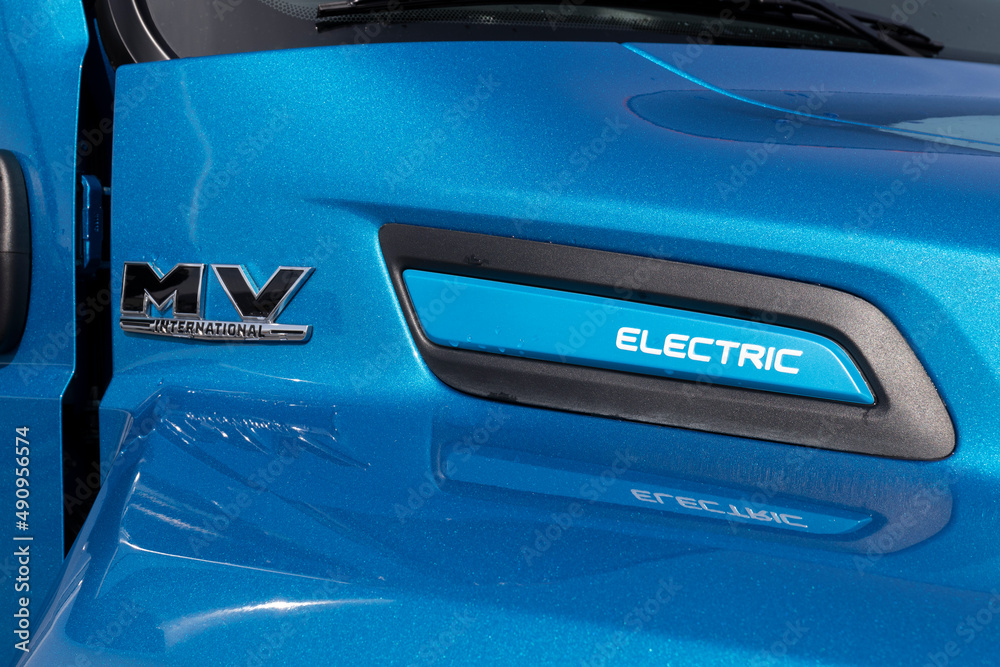 Navistar International eMV Electric series Semi Tractor Trailer Truck ...