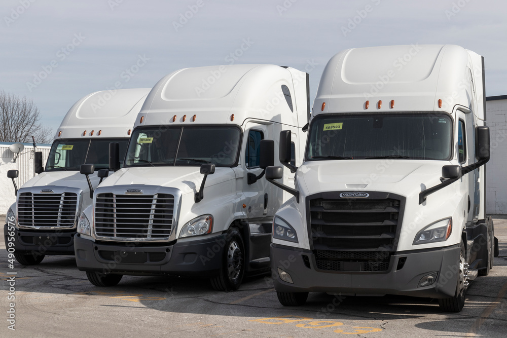 Freightliner Semi Tractor Trailer Truck display at a dealership ...