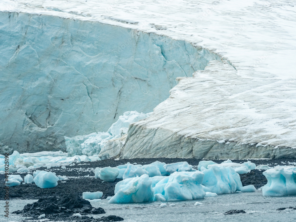 View of the brown bluff, a stunning basalt tuya on the Tabarin ...