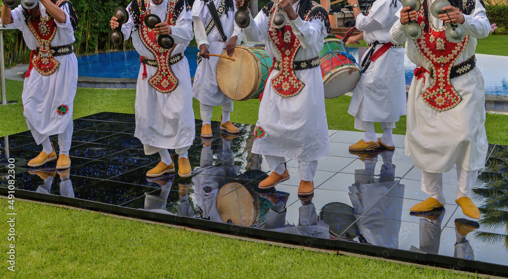 Foto de The music of Gnawa is a mix of African, Arab and Berber music ...