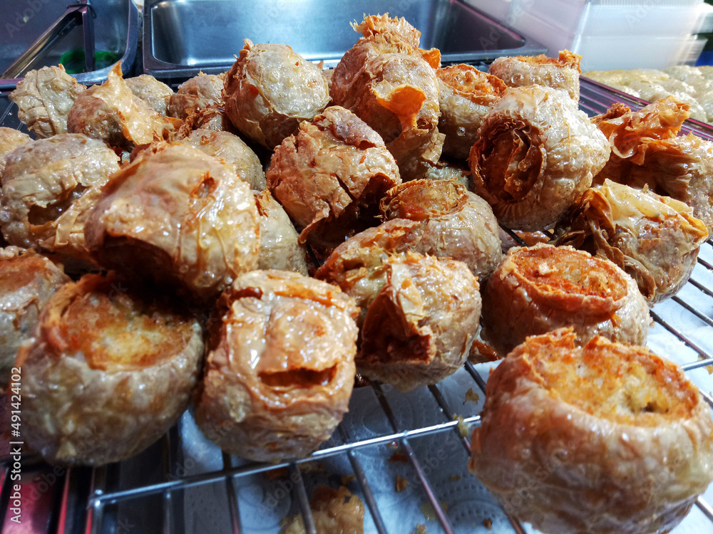 Traditional chinese local food Hoi Jo or deep fried crab meat rolls ...