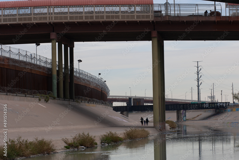 Santa Fe International Bridge, from Ciudad Juarez to El Paso Texas ...