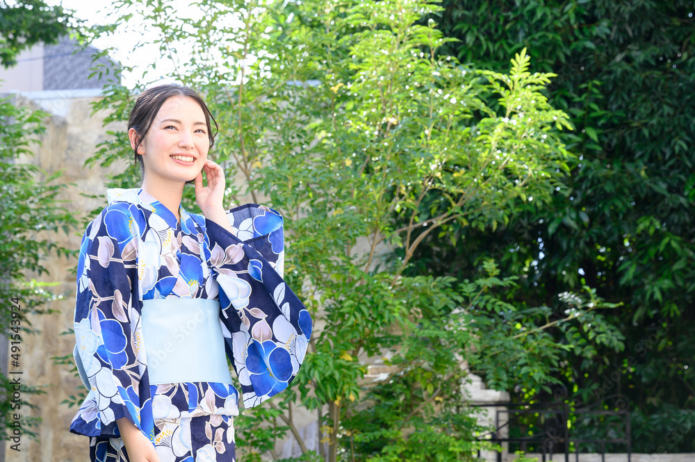 Portraits of beautiful Japanese women who look good in yukata Stock ...