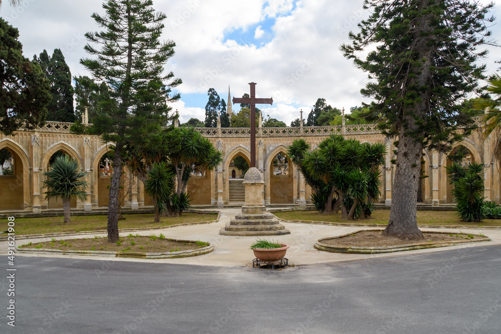 Plakat A cross between two trees in front of the Arcade for Tablets, a ...