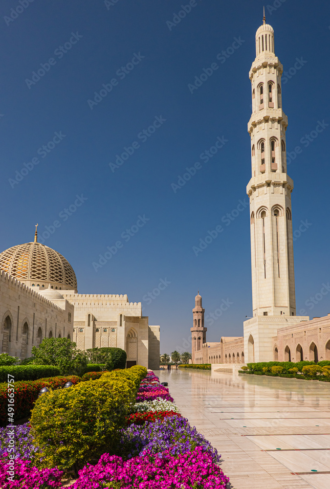 Foto de Muscat, Oman: Exterior of the Sultan Qaboos Grand Mosque, Al ...