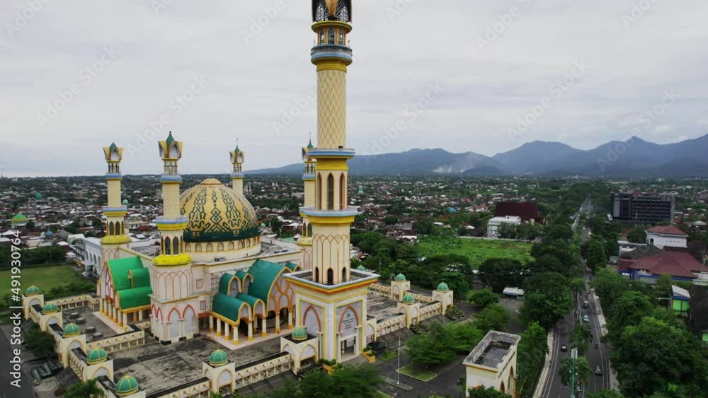 Islamic Center Lombok is a big Mosque in Mataram, Landmark Lombok ...