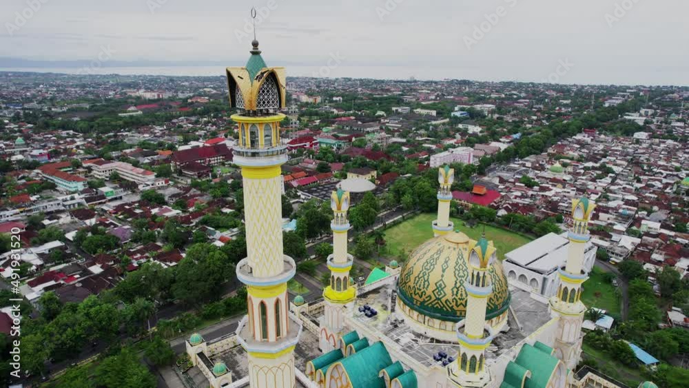 Islamic Center Lombok is a big Mosque in Mataram, Landmark Lombok ...