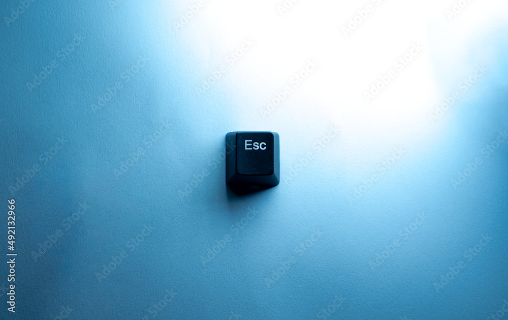 Tecla ESC del teclado de informática. Usualmente se usa para salir o ...
