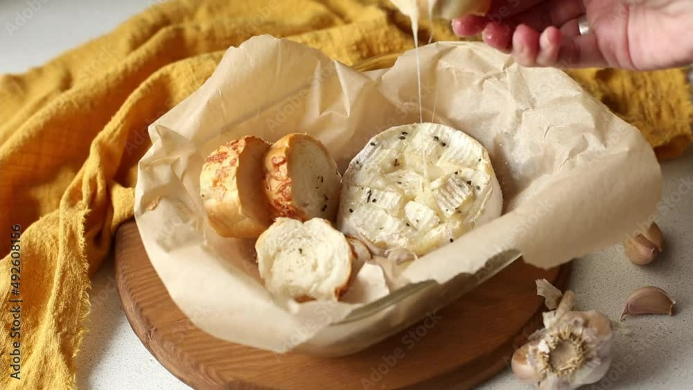 Cooking camembert with croutons in the oven. Step 5 Bake. Baked ...