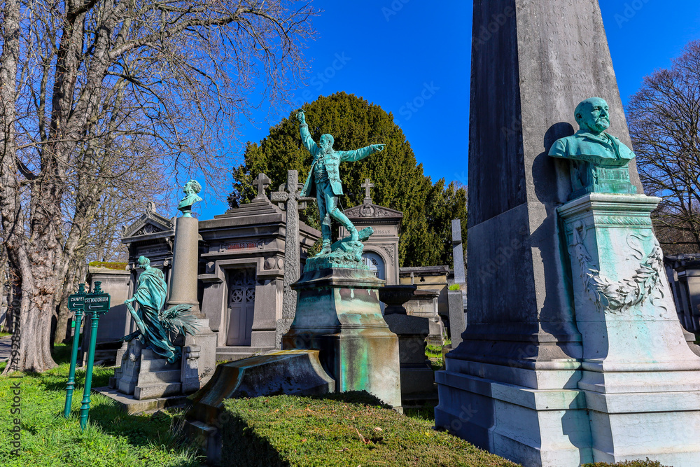 famous parisian cemetery graveyard , Père Lachaise , France Stock Photo ...