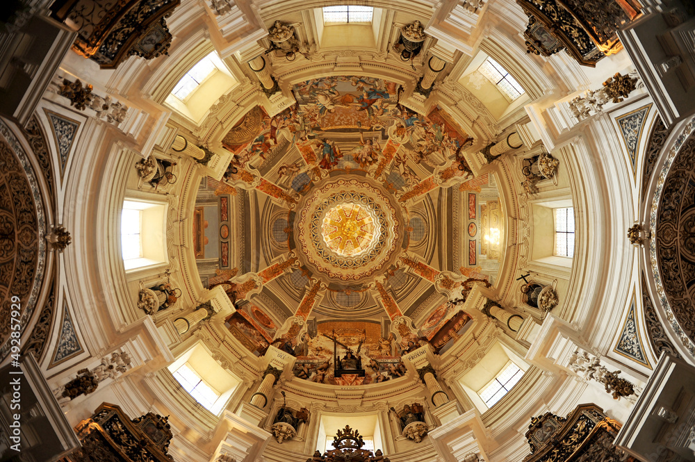 Foto de Cúpula barroca de la Iglesia de San Luis de los Franceses en ...