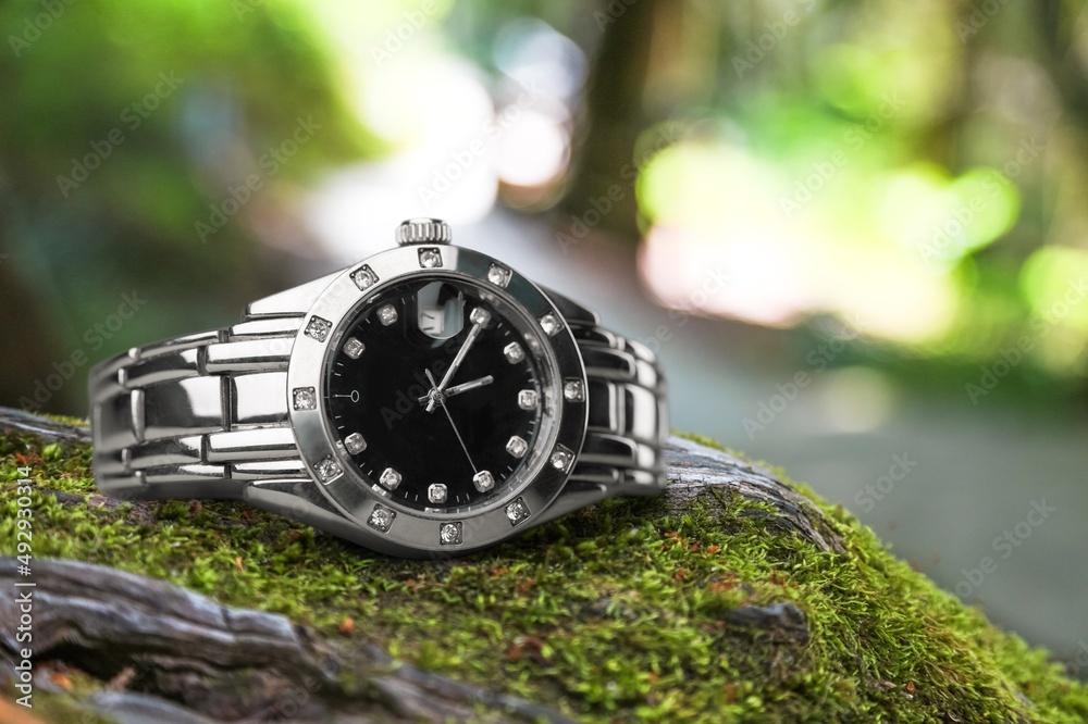 Professional Clock watch. Creating watches since the 22th century and ...