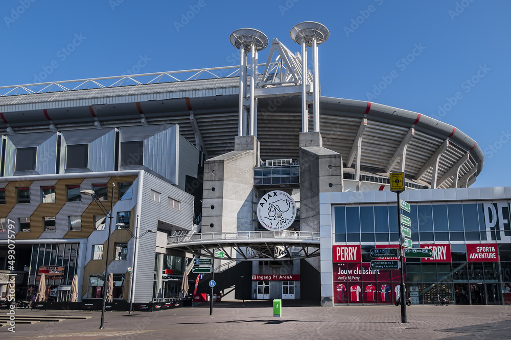 Amsterdam Arena (Johan Cruyff ArenA) stadium - largest stadium in ...