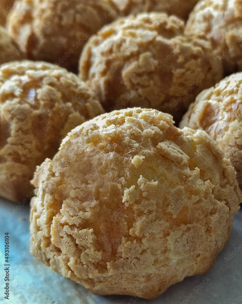 Choux au Craquelin, crispy Cream Puffs, pate a choux pastry ...