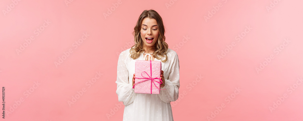 Holidays, celebration and women concept. Portrait of surprised charming ...