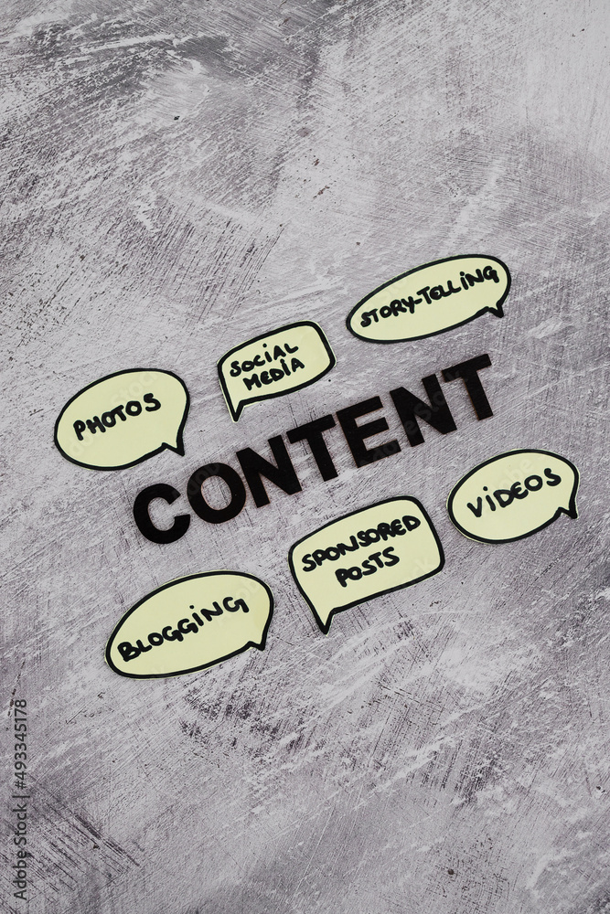 Foto de content creation concept, text surrounded by comic bubble icons ...