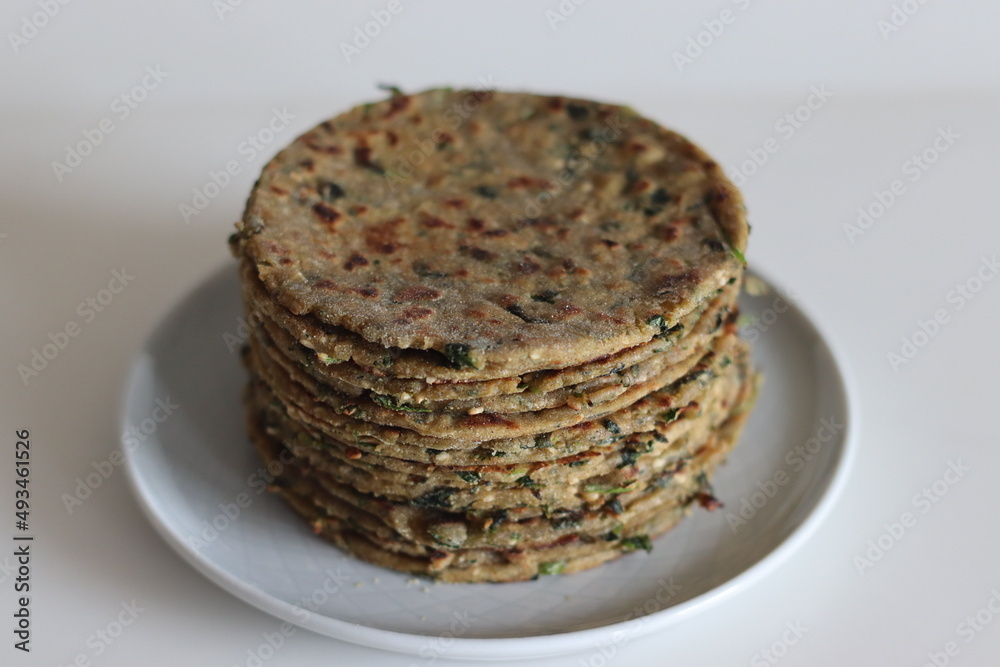 Bajra methi thepla. Indian flat bread made of pearl millet flour ...