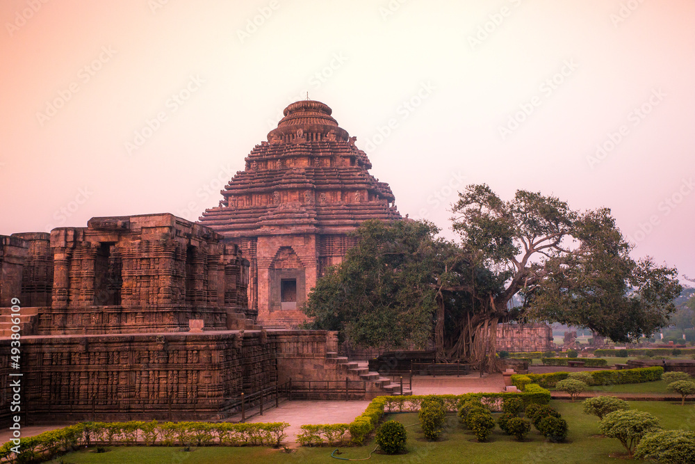 Ruins of dancing hall in front of 800 year old Sun Temple, Konark ...
