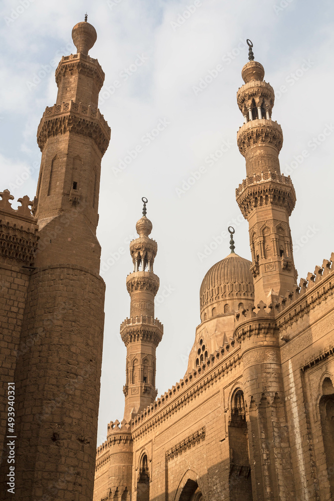 The Minarets and domes of Sultan Hassan Mosque and Al Rifai Mosque, Cairo, Egypt Stock Photo ...