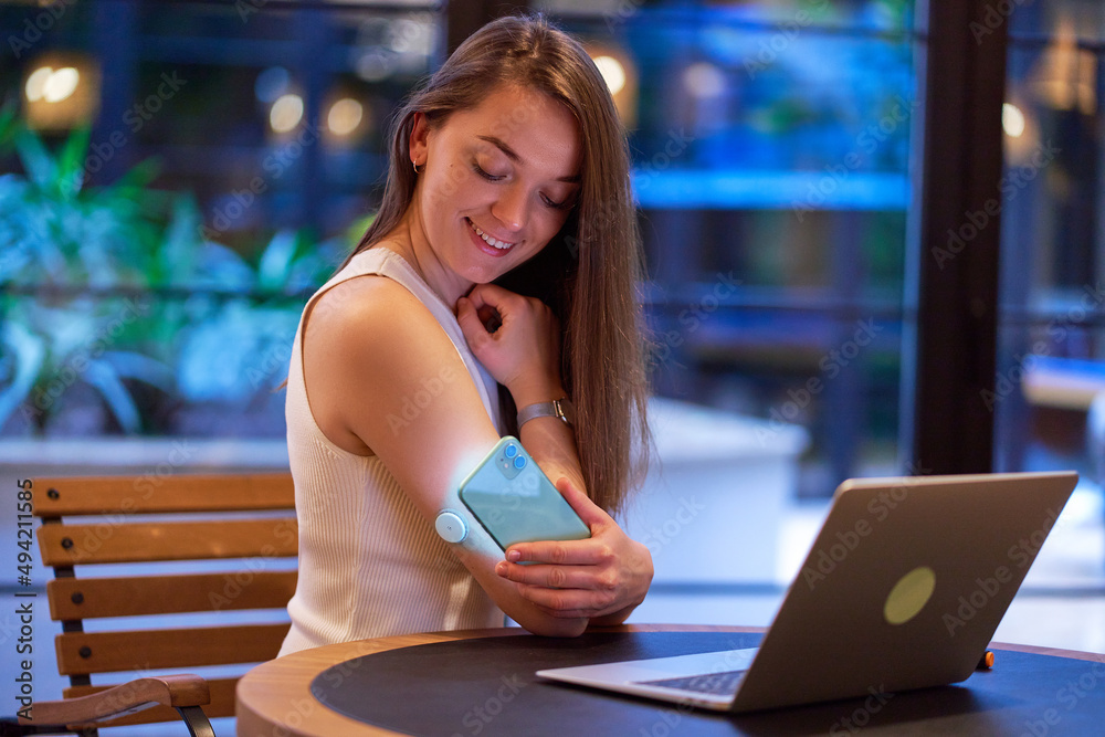 Modern Diabetic Patient Control Monitoring And Checking Glucose Level With Remote Sensor