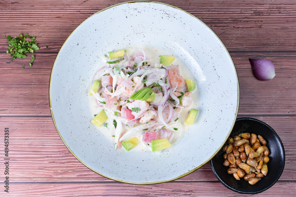 Foto de Mixed seviche, with shrimp, octopus, marinated fish, avocado ...
