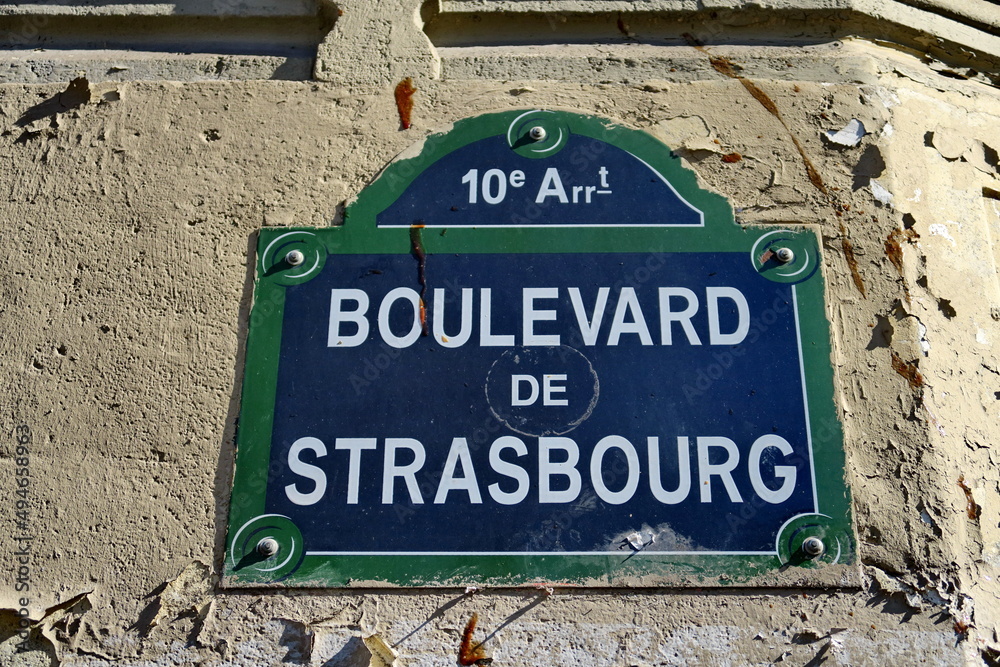 Boulevard de Strasbourg. Plaque de nom de rue. Paris. Stock-Foto ...