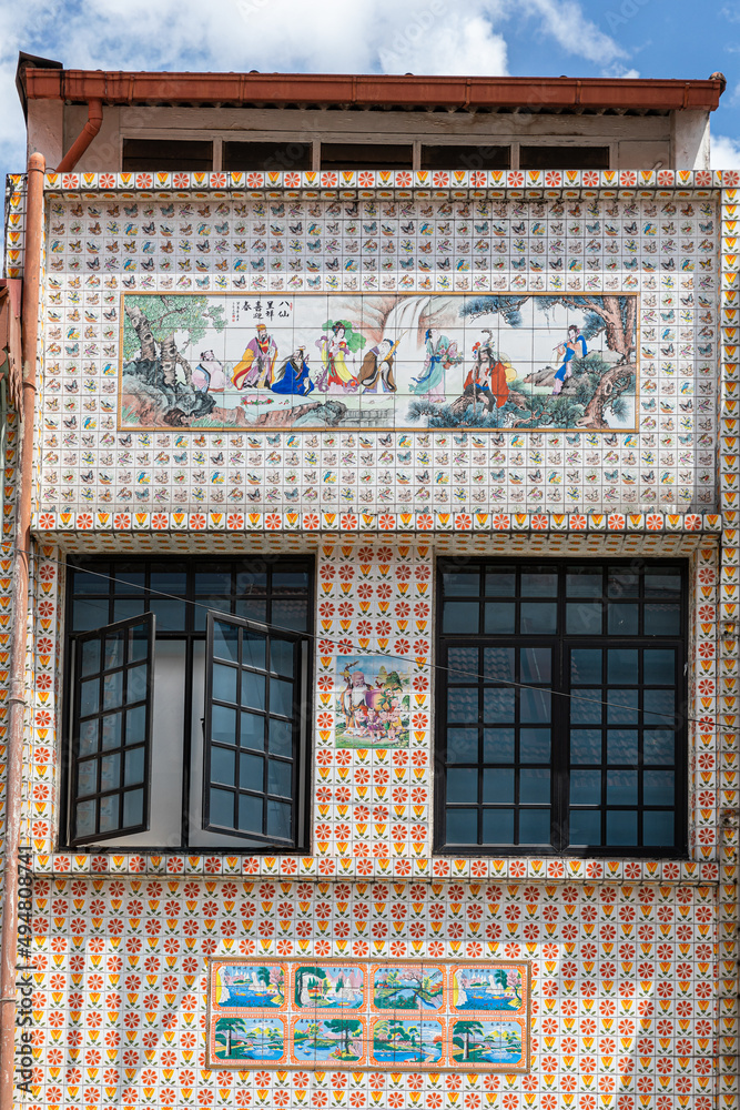 Peranakan tile shophouse facade foto de Stock | Adobe Stock