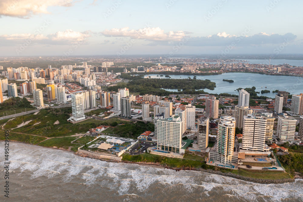 Visão aérea da Ponta D'areia em São Luís, Maranhão - Brasil. Foto com ...