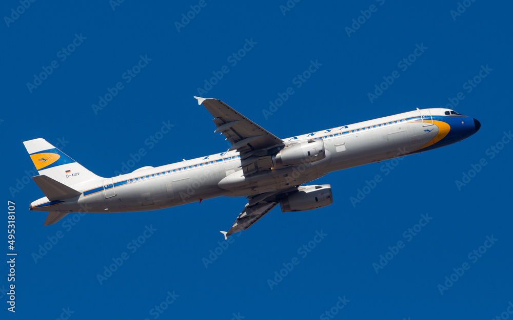 Lufthansa Airbus A321 (A321-231) with Retro Livery / Special Scheme ...