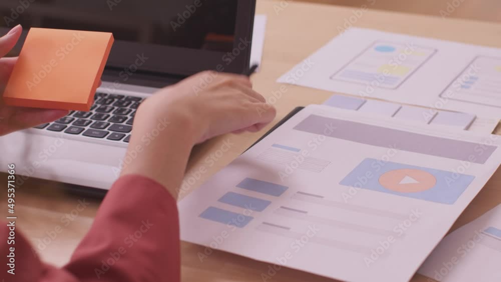 Video Stock Asian Business Woman Write Tasks Creative Ideas On Sticky ...