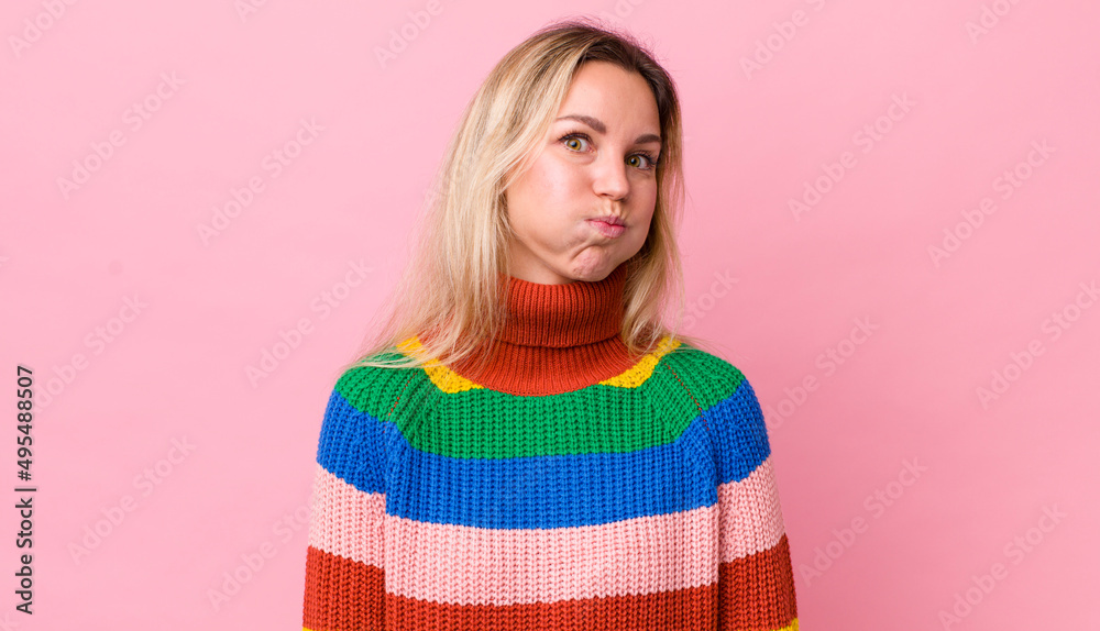 Foto de pretty blonde woman with a goofy, crazy, surprised expression ...