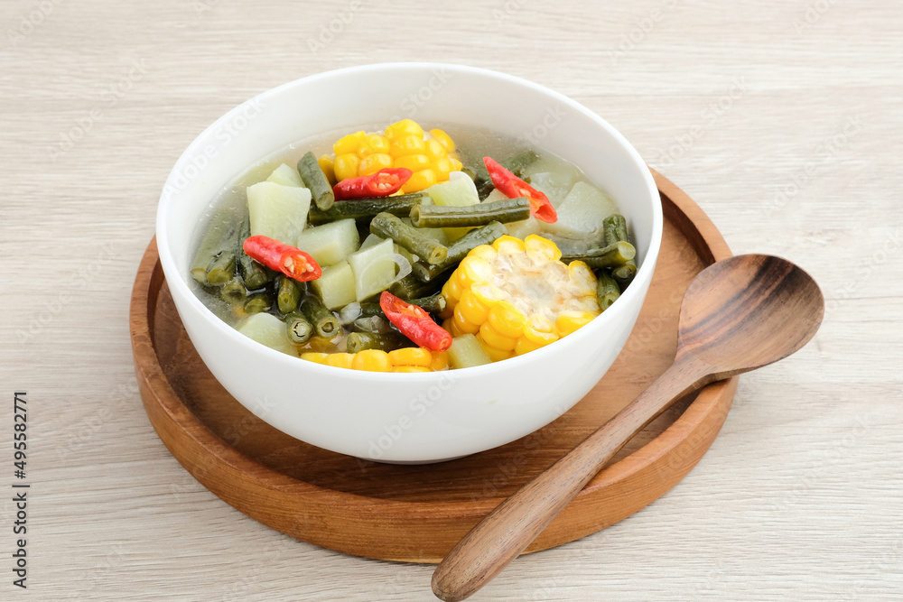 Foto de Sayur asam, sayur asem or tamarind soup is a popular ...