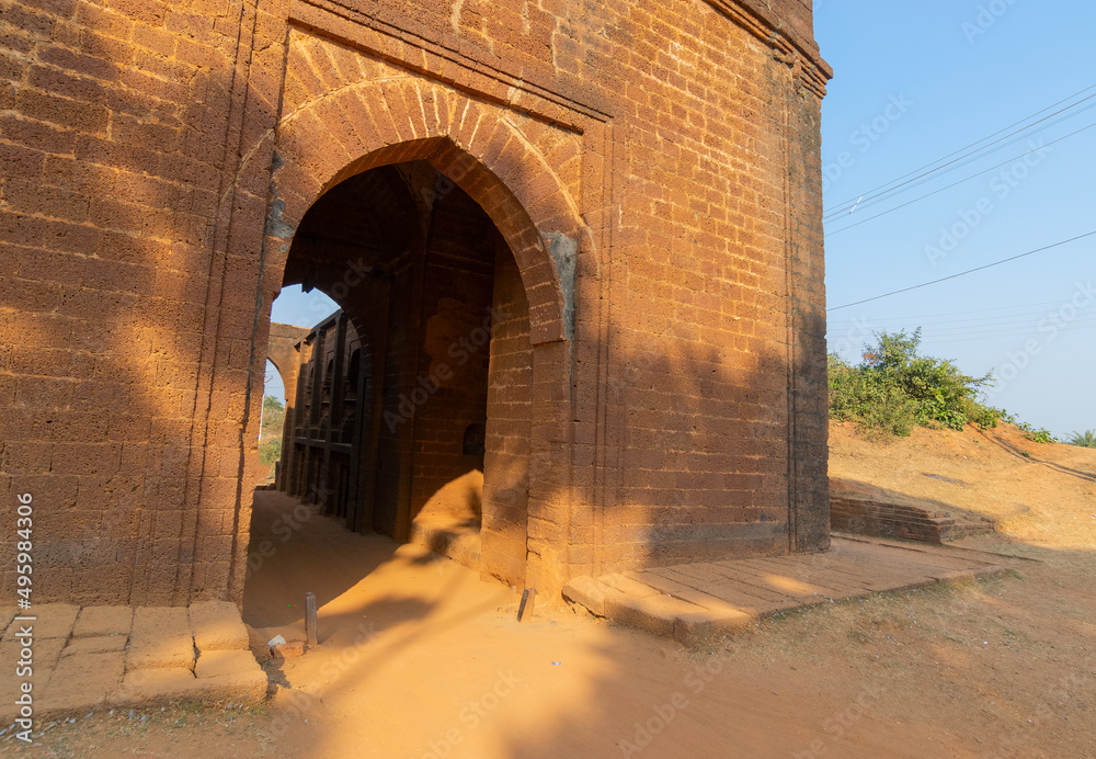 Large gateway - a fine arched gateway , popularly known as "Pathar ...