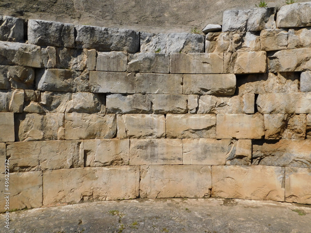 Foto de Internal stone wall of the ancient tomb of Minyas in Orchomenus ...