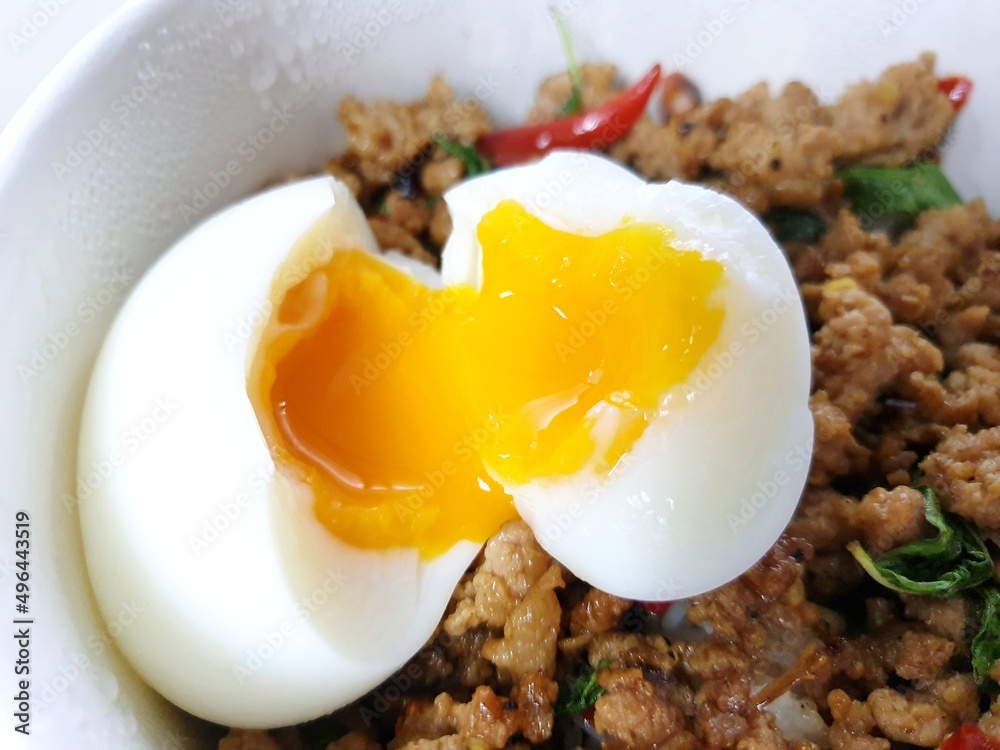 Fotka „Thai food style, Rice topped with stir fried crispy pork with ...