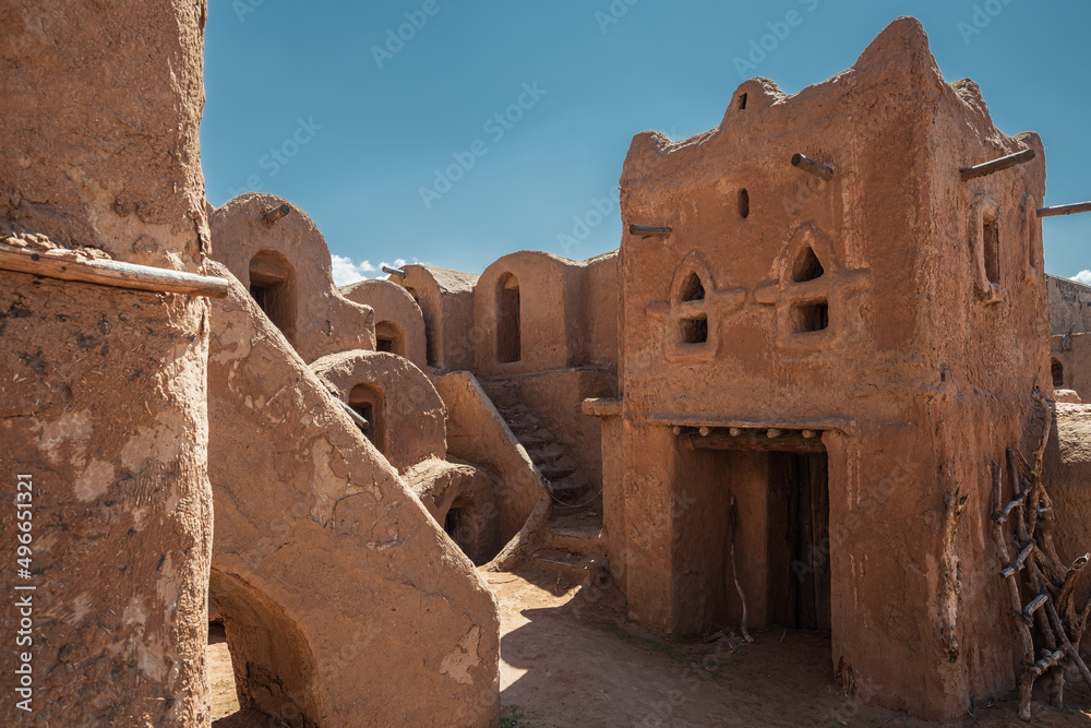 Foto de Reconstruction of ancient city of Mongols from Golden Horde ...