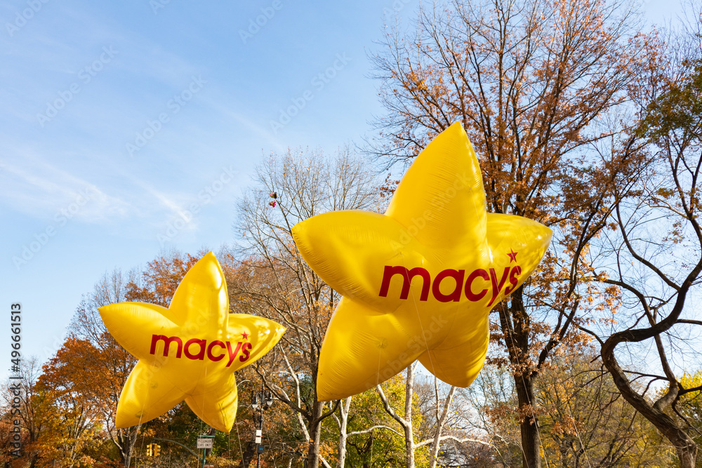 Macy's Star Balloons in the Macy's Thanksgiving Day Parade on November ...