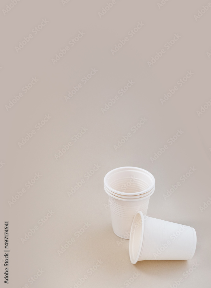 Vasos biodegradables cuidando el medio ambiente con desechables ...