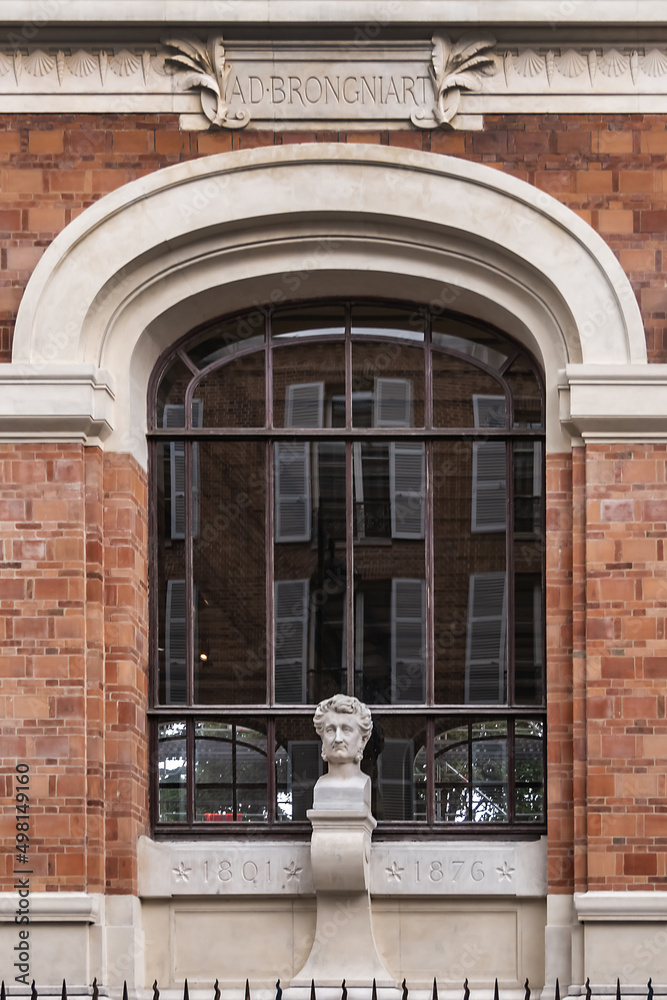 Architectural details of old Paris buildings: Gallery of Paleontology ...