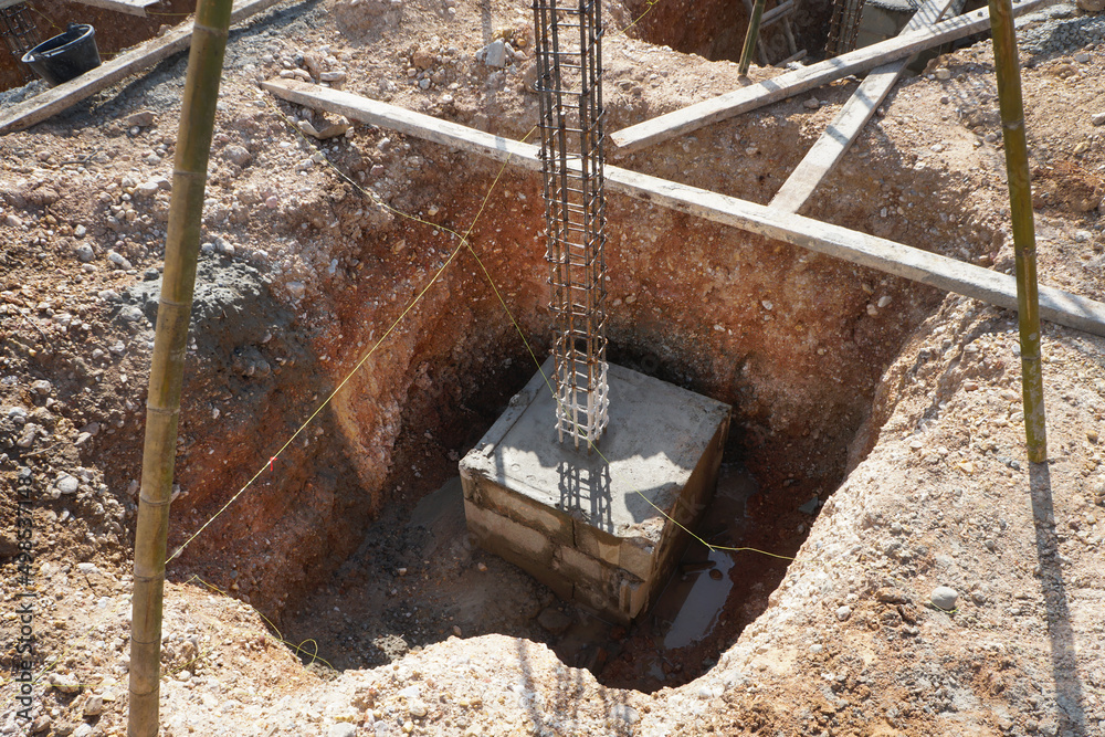 steel-reinforced concrete columns and block concrete framework in the ...