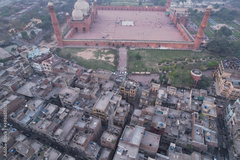 Foto de Great & Beautiful Lahore City, Minto Park, Minar e Pakistan ...