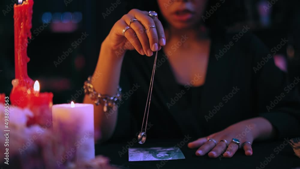 Vídeo do Stock: Evil witch putting hex on young woman, performing black ...