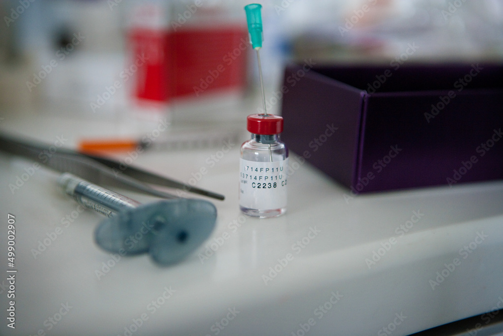 Aesthetic medicine: injection of botulinum toxin for the treatment ...