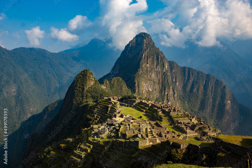Sitio arqueológico de Machu Picchu Inca en las montañas de los Andes ...