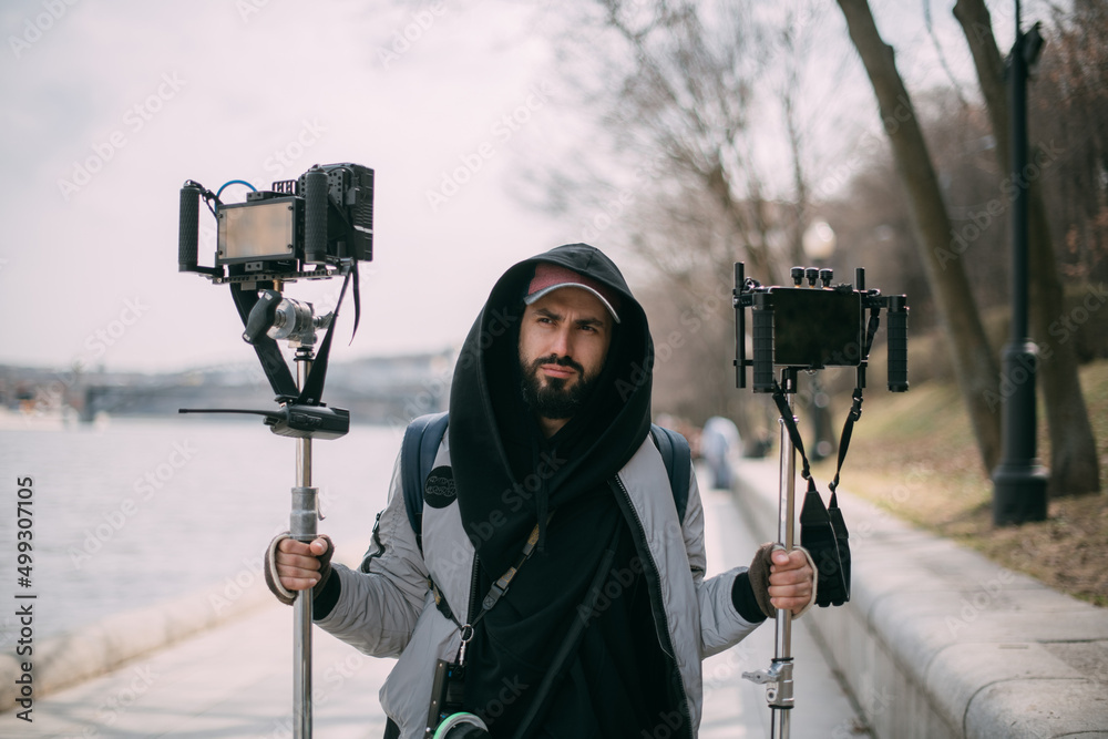 The focusing device turns focus on the set. The fokuspuler checks the ...