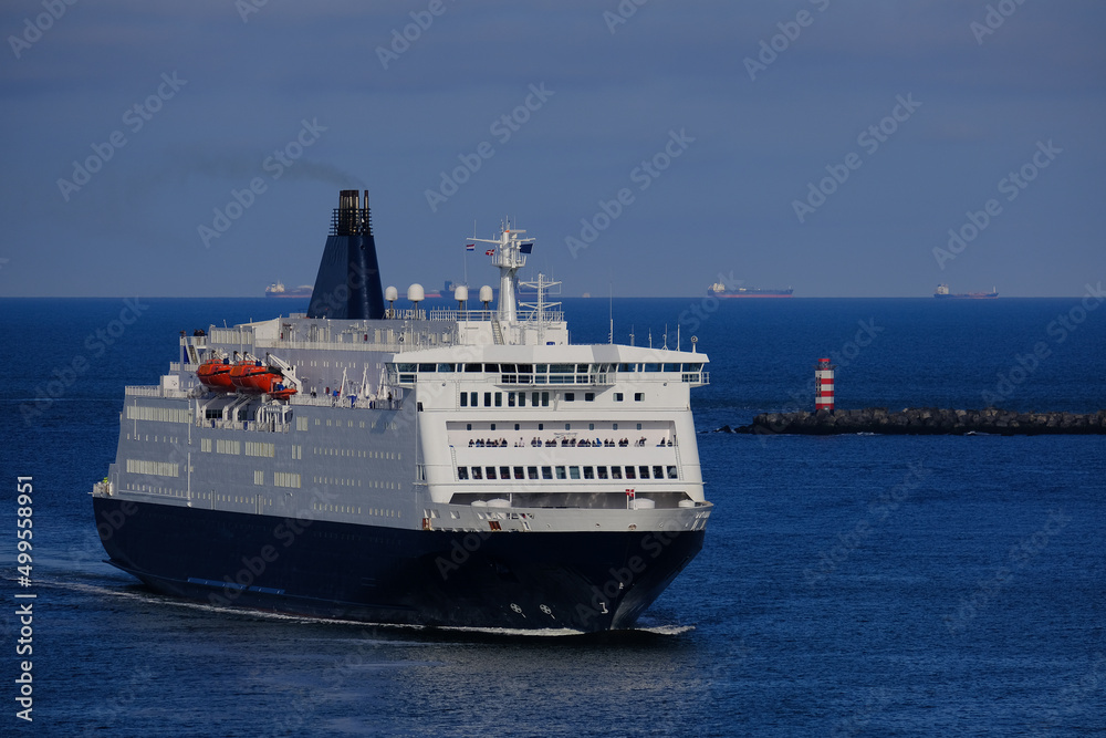 DFDS passenger and cargo roro ferry King Princess Seaways arrival into ...