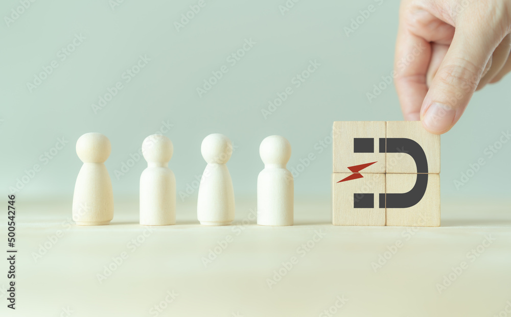 Digital inbound marketing strategy. Attracting potential customers ...