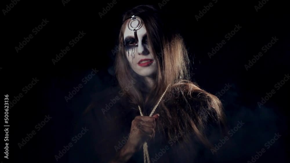 Creepy witch girl face. Kiss of darkness. 2D animation in horror ...